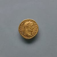 Aureus of Maximilus Herculus, Roman Emperor | Louvre Abu Dhabi